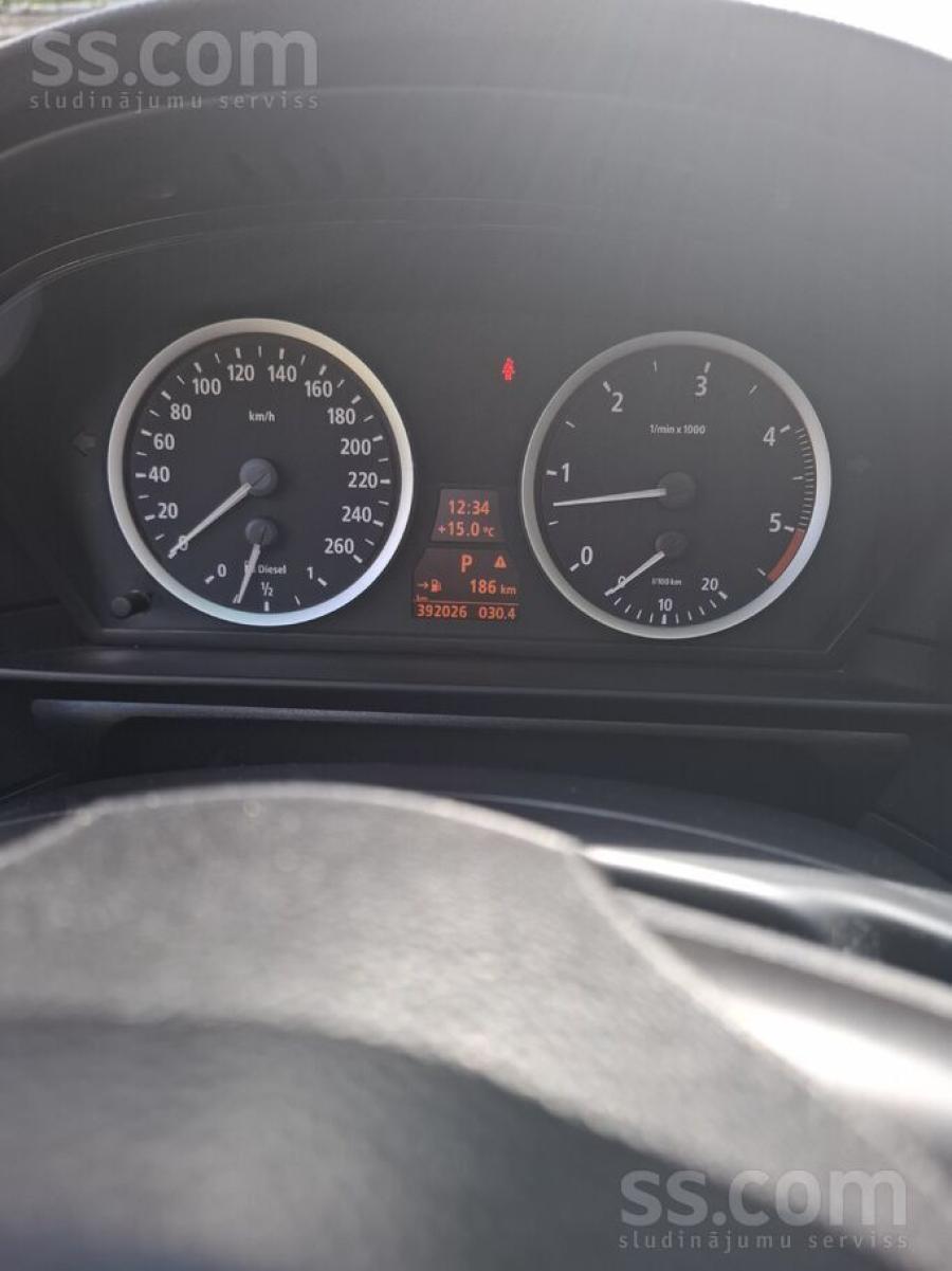 Black BMW 525 2006 in Riga, with an engine capacity of 2.50 L and mileage of 392 thousand km for 2000 €, photo 8 on AUTOMOTO.COM.LV