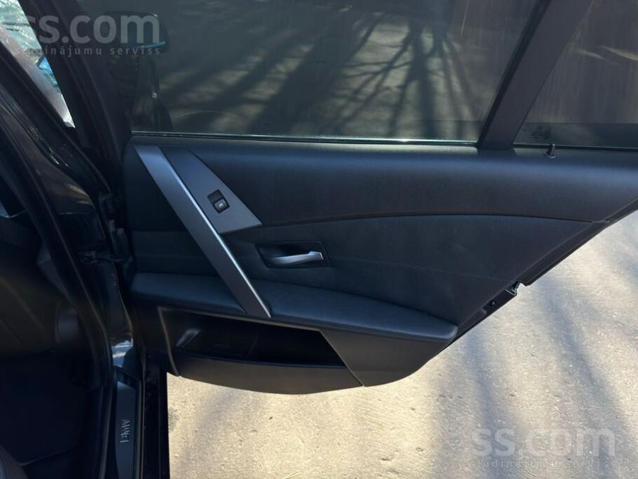 Melns BMW 525 2006 Jūrmala, ar dzinēja tilpumu 2.50 L un nobraukumu 394 tūkst. km par 3000 €, foto 25 vietnē AUTOMOTO.COM.LV