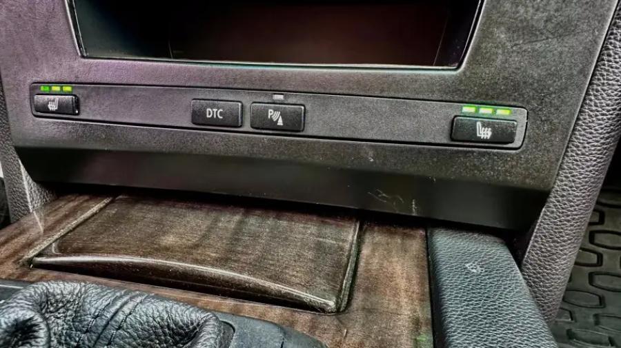 Black BMW 525 2006 in Jelgava, with an engine capacity of 2.50 L and mileage of 501 thousand km for 1200 €, photo 16 on AUTOMOTO.COM.LV