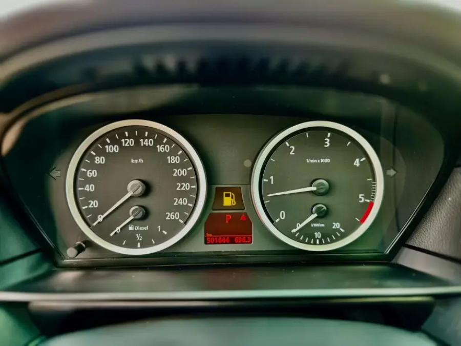 Black BMW 525 2006 in Jelgava, with an engine capacity of 2.50 L and mileage of 501 thousand km for 1200 €, photo 20 on AUTOMOTO.COM.LV