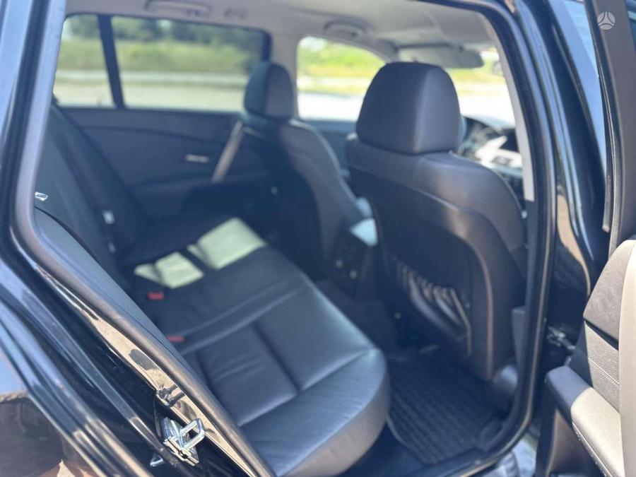 Melns BMW 525 2006 Viļņa, ar dzinēja tilpumu 2.50 L un nobraukumu 427 tūkst. km par 2200 €, foto 11 vietnē AUTOMOTO.COM.LV