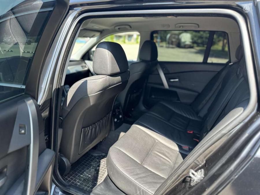 Melns BMW 525 2006 Viļņa, ar dzinēja tilpumu 2.50 L un nobraukumu 427 tūkst. km par 2200 €, foto 12 vietnē AUTOMOTO.COM.LV