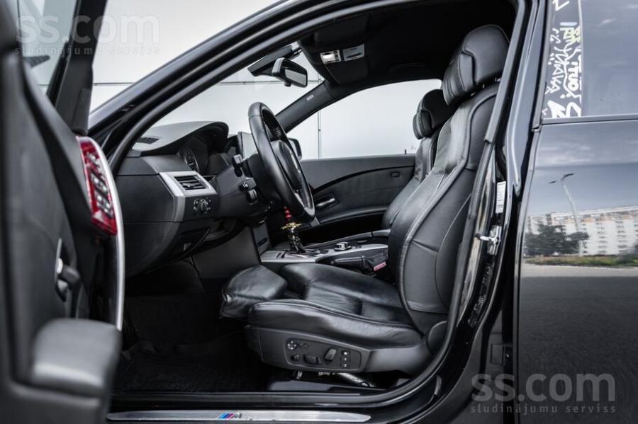 Black BMW 525 2006 in Riga, with an engine capacity of 2.50 L and mileage of 329 thousand km for 6995 €, photo 12 on AUTOMOTO.COM.LV