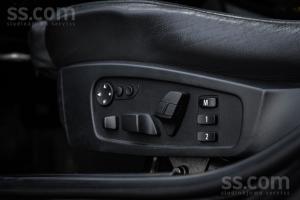 Black BMW 525 2006 in Riga, with an engine capacity of 2.50 L and mileage of 329 thousand km for 6995 €, photo 13 on AUTOMOTO.COM.LV
