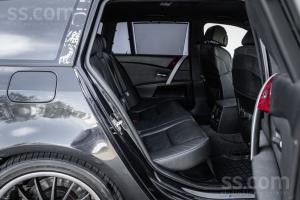 Black BMW 525 2006 in Riga, with an engine capacity of 2.50 L and mileage of 329 thousand km for 6995 €, photo 16 on AUTOMOTO.COM.LV