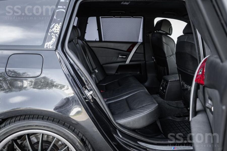 Black BMW 525 2006 in Riga, with an engine capacity of 2.50 L and mileage of 329 thousand km for 6995 €, photo 16 on AUTOMOTO.COM.LV