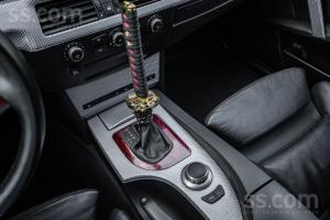 Black BMW 525 2006 in Riga, with an engine capacity of 2.50 L and mileage of 329 thousand km for 6995 €, photo 23 on AUTOMOTO.COM.LV