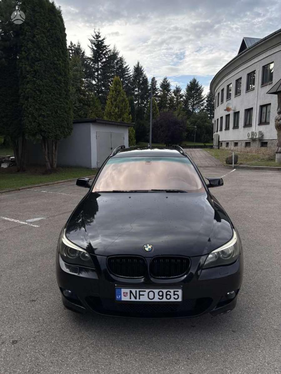 Black BMW 525 2006 in Alytus, with an engine capacity of 2.50 L and mileage of 375 thousand km for 3450 €, photo 3 on AUTOMOTO.COM.LV