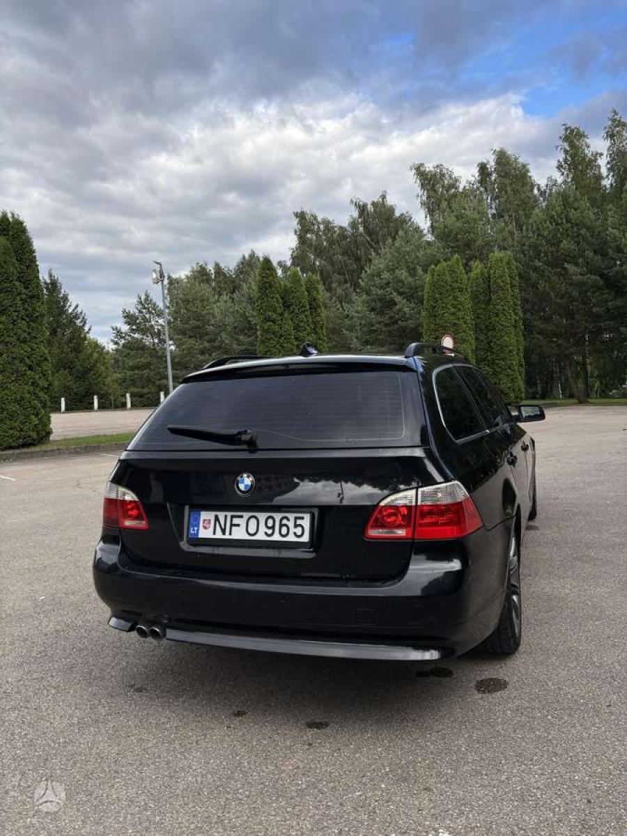 Black BMW 525 2006 in Alytus, with an engine capacity of 2.50 L and mileage of 375 thousand km for 3450 €, photo 7 on AUTOMOTO.COM.LV