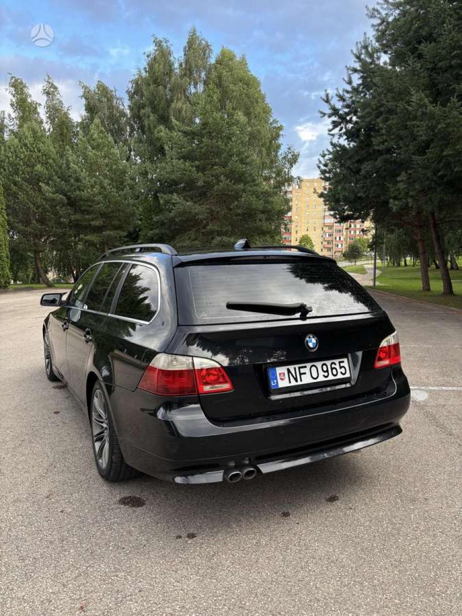Black BMW 525 2006 in Alytus, with an engine capacity of 2.50 L and mileage of 375 thousand km for 3450 €, photo 8 on AUTOMOTO.COM.LV