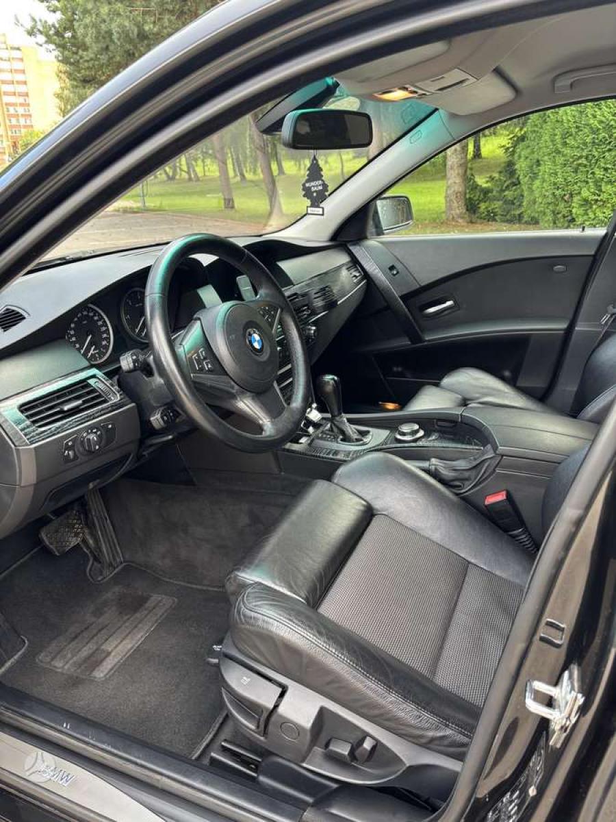 Black BMW 525 2006 in Alytus, with an engine capacity of 2.50 L and mileage of 375 thousand km for 3450 €, photo 11 on AUTOMOTO.COM.LV
