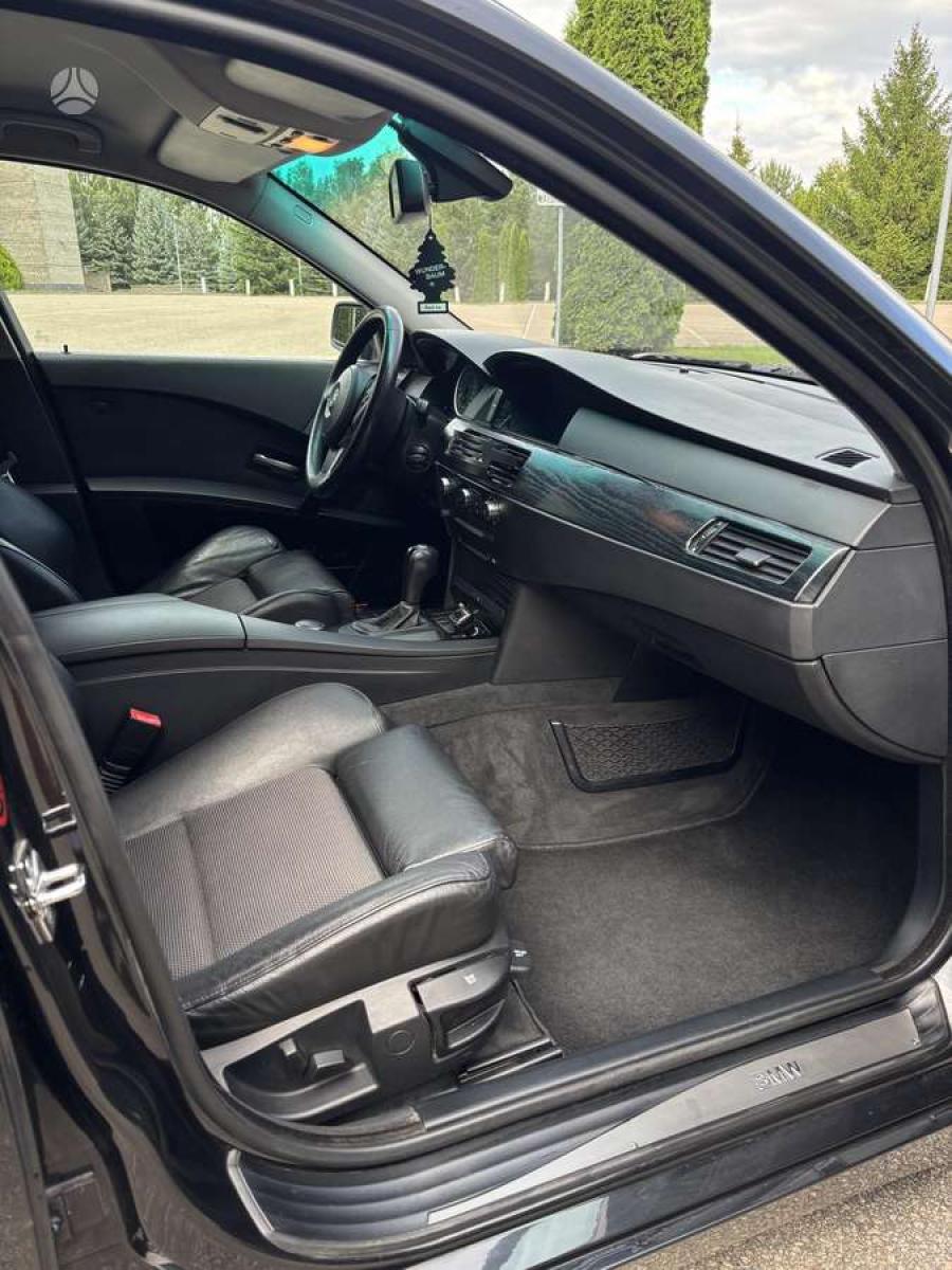 Black BMW 525 2006 in Alytus, with an engine capacity of 2.50 L and mileage of 375 thousand km for 3450 €, photo 16 on AUTOMOTO.COM.LV