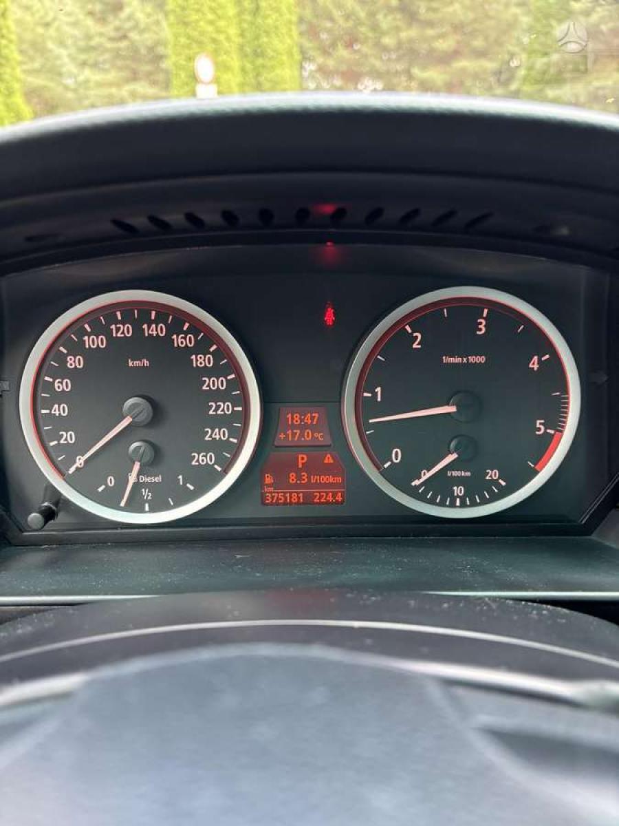 Black BMW 525 2006 in Alytus, with an engine capacity of 2.50 L and mileage of 375 thousand km for 3450 €, photo 19 on AUTOMOTO.COM.LV