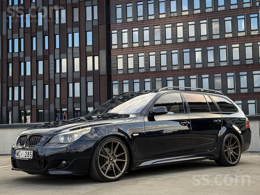 Black BMW 525 2006 in Riga, with an engine capacity of 2.50 L and mileage of 383 thousand km for 3750 €, photo 3 on AUTOMOTO.COM.LV