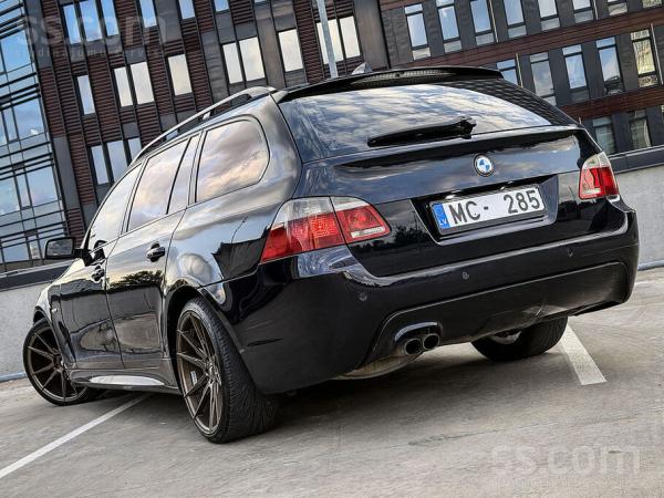 Melns BMW 525 2006 Rīga, ar dzinēja tilpumu 2.50 L un nobraukumu 383 tūkst. km par 3950 €, foto 3 vietnē AUTOMOTO.COM.LV