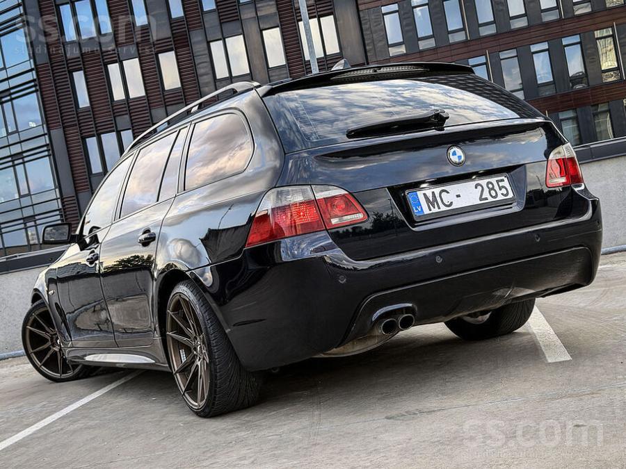 Black BMW 525 2006 in Riga, with an engine capacity of 2.50 L and mileage of 383 thousand km for 3750 €, photo 4 on AUTOMOTO.COM.LV