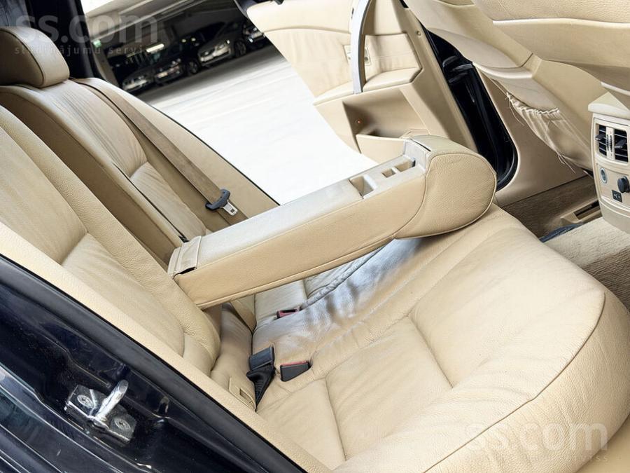 Black BMW 525 2006 in Riga, with an engine capacity of 2.50 L and mileage of 383 thousand km for 3750 €, photo 17 on AUTOMOTO.COM.LV