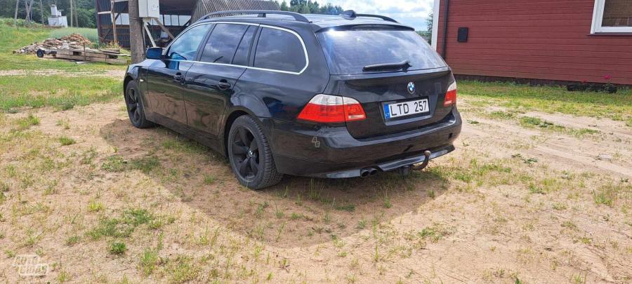Melns BMW 525 2006 Klaipėda, ar dzinēja tilpumu 2.50 L un nobraukumu 308 tūkst. km par 2000 €, foto 12 vietnē AUTOMOTO.COM.LV