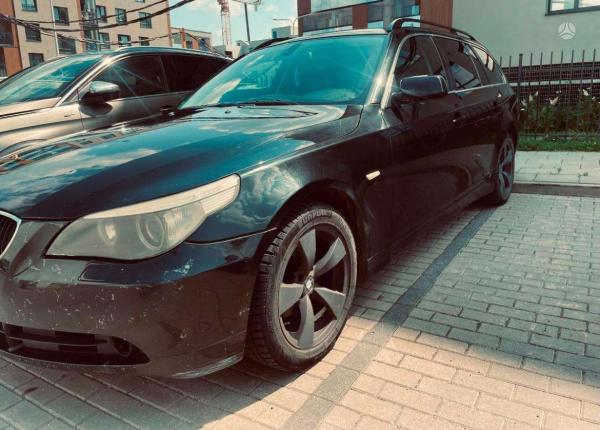 Black BMW 525 2006 in Vilnius, with an engine capacity of 2.50 L and mileage of 322 thousand km for 1700 €, photo 1 on AUTOMOTO.COM.LV