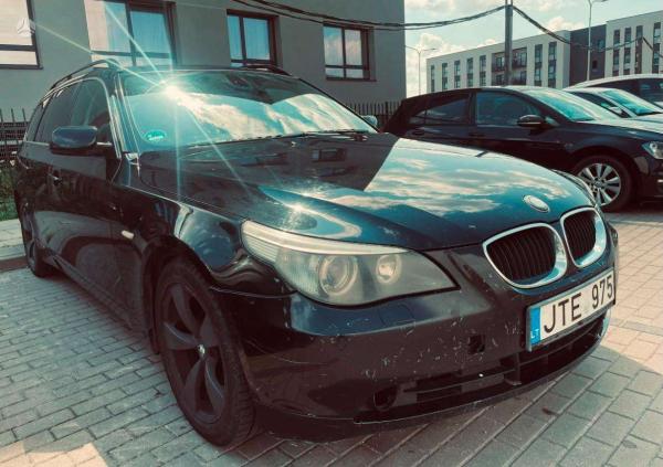 Black BMW 525 2006 in Vilnius, with an engine capacity of 2.50 L and mileage of 322 thousand km for 1700 €, photo 2 on AUTOMOTO.COM.LV