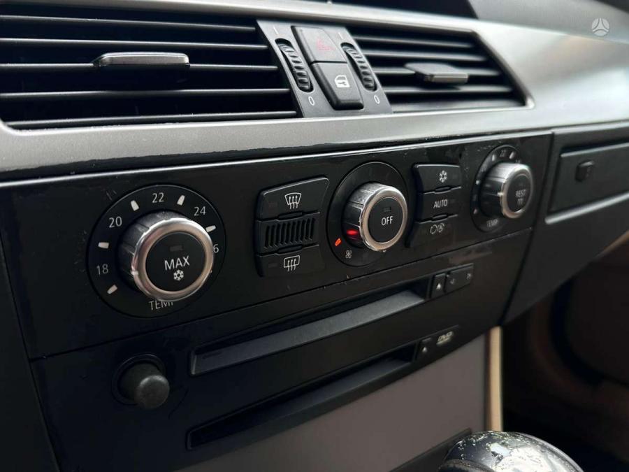 Black BMW 525 2006 in Vilnius, with an engine capacity of 2.50 L and mileage of 372 thousand km for 1450 €, photo 11 on AUTOMOTO.COM.LV