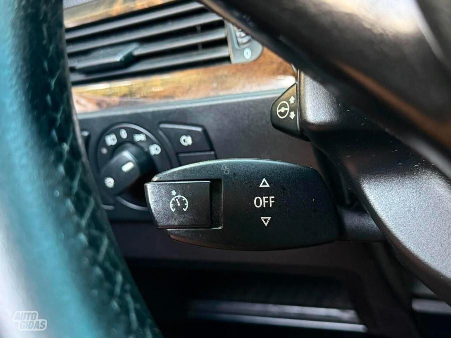 Melns BMW 525 2006 Kauņa, ar dzinēja tilpumu 2.50 L un nobraukumu 324 tūkst. km par 4000 €, foto 12 vietnē AUTOMOTO.COM.LV