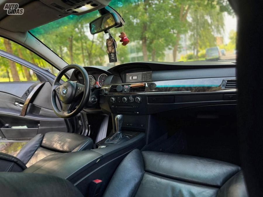 Melns BMW 525 2006 Kauņa, ar dzinēja tilpumu 2.50 L un nobraukumu 324 tūkst. km par 4000 €, foto 21 vietnē AUTOMOTO.COM.LV