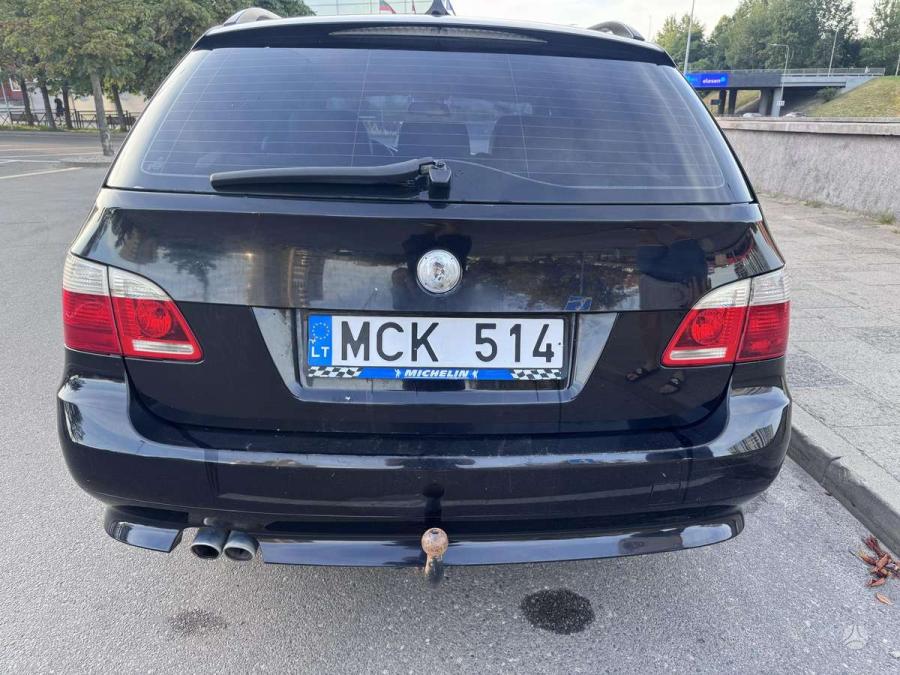 Melns BMW 525 2006 Viļņa, ar dzinēja tilpumu 2.50 L un nobraukumu 370 tūkst. km par 1200 €, foto 4 vietnē AUTOMOTO.COM.LV