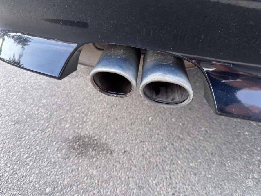 Melns BMW 525 2006 Viļņa, ar dzinēja tilpumu 2.50 L un nobraukumu 370 tūkst. km par 1200 €, foto 5 vietnē AUTOMOTO.COM.LV