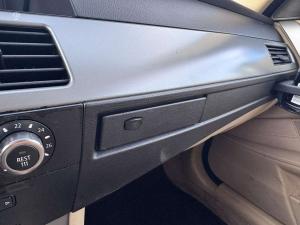 Melns BMW 525 2006 Viļņa, ar dzinēja tilpumu 2.50 L un nobraukumu 370 tūkst. km par 1200 €, foto 11 vietnē AUTOMOTO.COM.LV