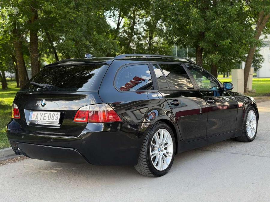 Black BMW 525 2006 in Kaunas, with an engine capacity of 2.50 L and mileage of 324 thousand km for 4000 €, photo 5 on AUTOMOTO.COM.LV