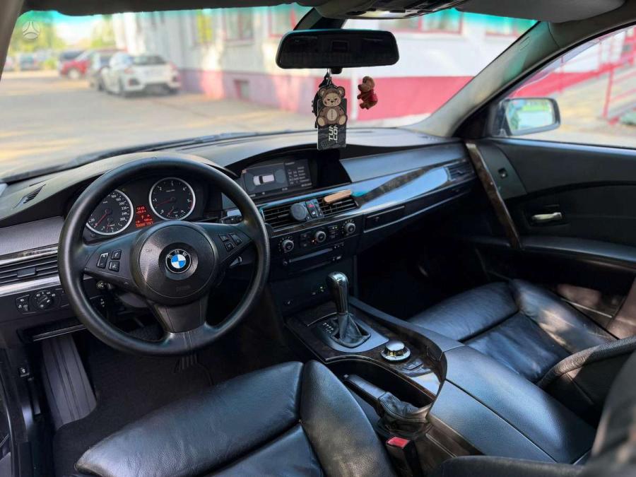 Black BMW 525 2006 in Kaunas, with an engine capacity of 2.50 L and mileage of 324 thousand km for 4000 €, photo 11 on AUTOMOTO.COM.LV