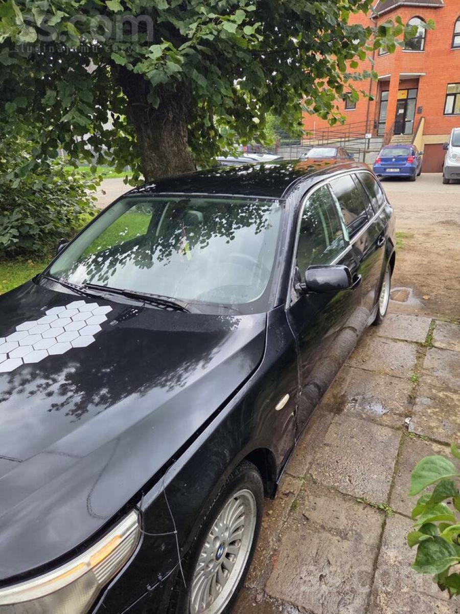 Melns BMW 525 2006 Rīga, ar dzinēja tilpumu 2.50 L un nobraukumu 469 tūkst. km par 1350 €, foto 4 vietnē AUTOMOTO.COM.LV