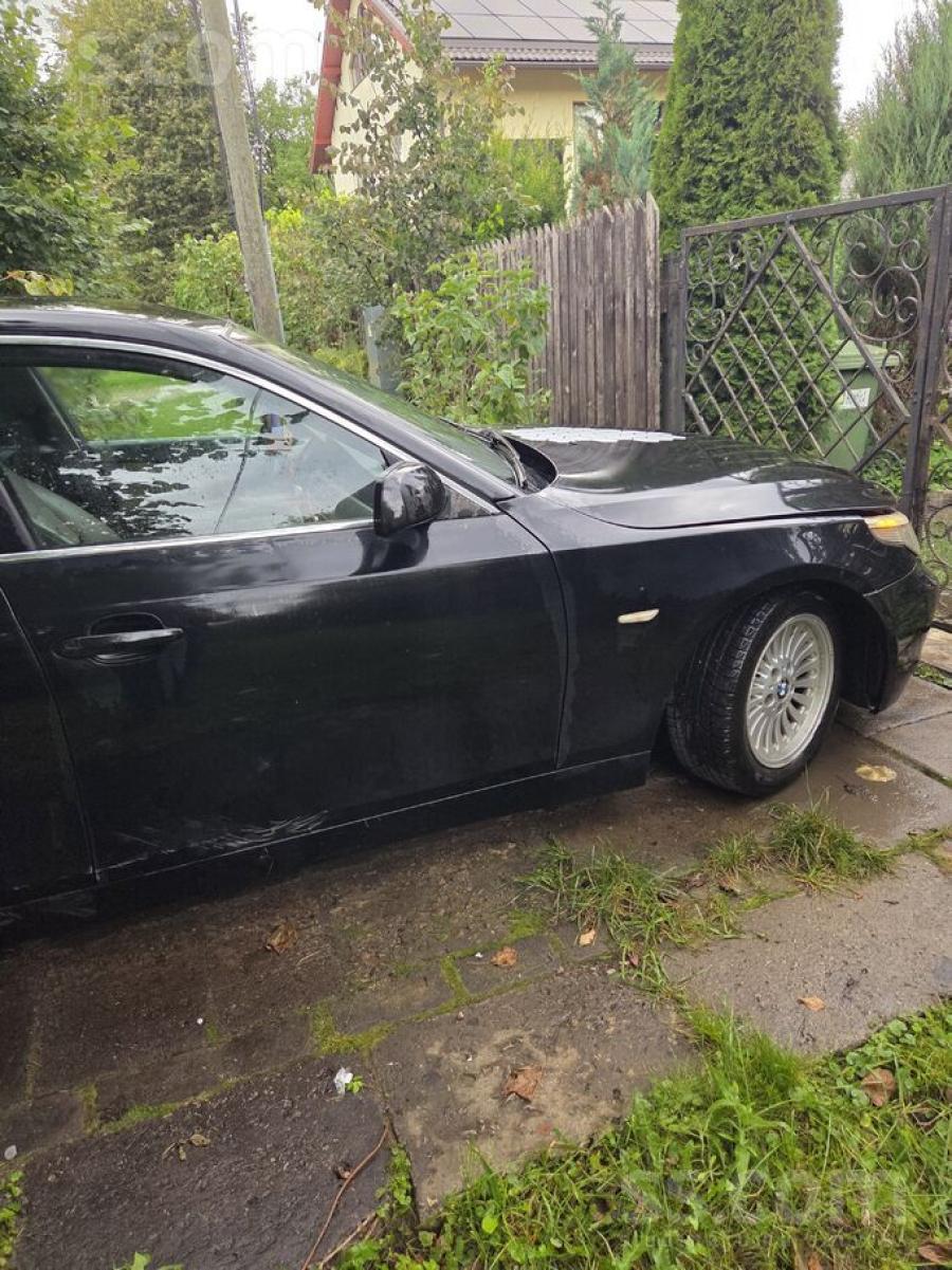 Melns BMW 525 2006 Rīga, ar dzinēja tilpumu 2.50 L un nobraukumu 469 tūkst. km par 1350 €, foto 17 vietnē AUTOMOTO.COM.LV