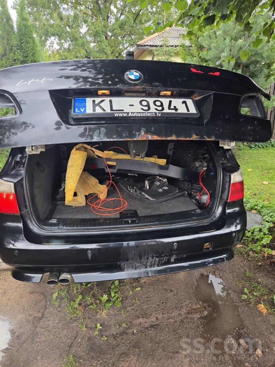 Melns BMW 525 2006 Rīga, ar dzinēja tilpumu 2.50 L un nobraukumu 469 tūkst. km par 1350 €, foto 18 vietnē AUTOMOTO.COM.LV