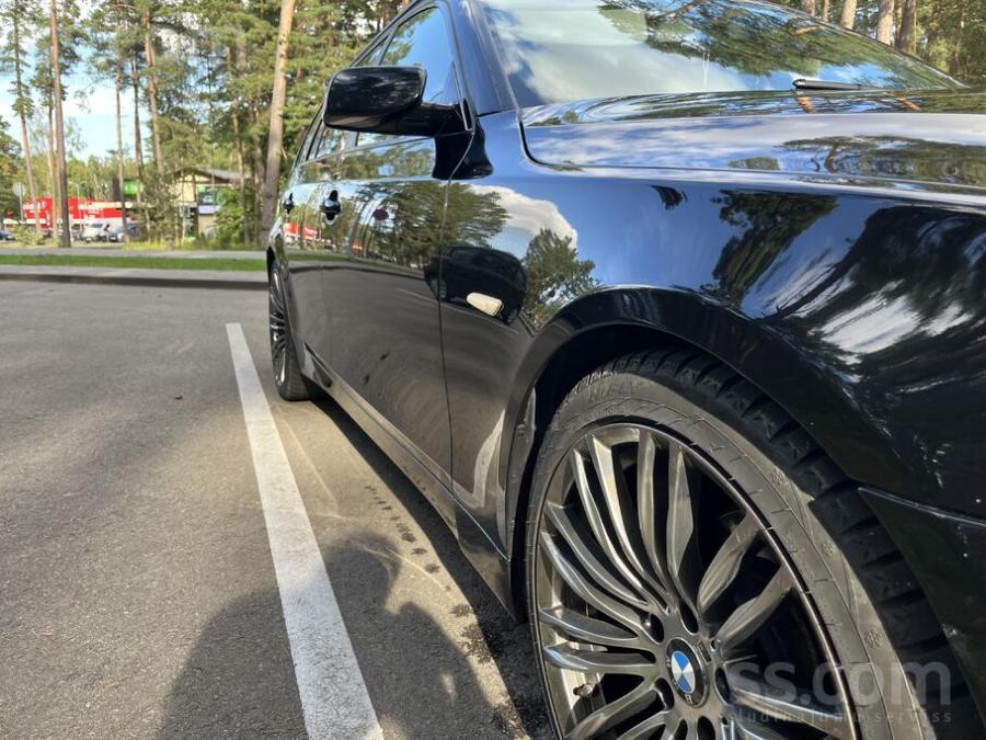 Melns BMW 525 2006 Rīga, ar dzinēja tilpumu 2.50 L un nobraukumu 370 tūkst. km par 3150 €, foto 14 vietnē AUTOMOTO.COM.LV