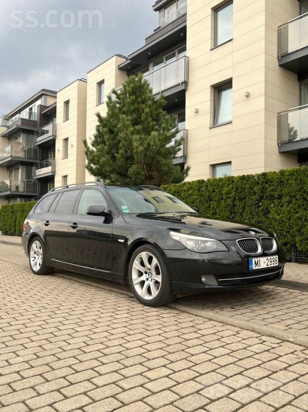 Melns BMW 525 2007 Rīga, ar dzinēja tilpumu 2.50 L un nobraukumu 339 tūkst. km par 2750 €, foto 1 vietnē AUTOMOTO.COM.LV
