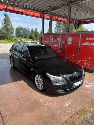 Melns BMW 525 2007 Rēzekne, ar dzinēja tilpumu 3.00 L un nobraukumu 382 tūkst. km par 2700 €, foto 3 vietnē AUTOMOTO.COM.LV