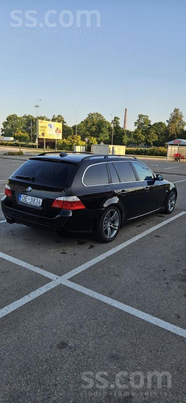 Black BMW 525 2007 in Ogre, with an engine capacity of 3.00 L and mileage of 337 thousand km for 5590 €, photo 3 on AUTOMOTO.COM.LV