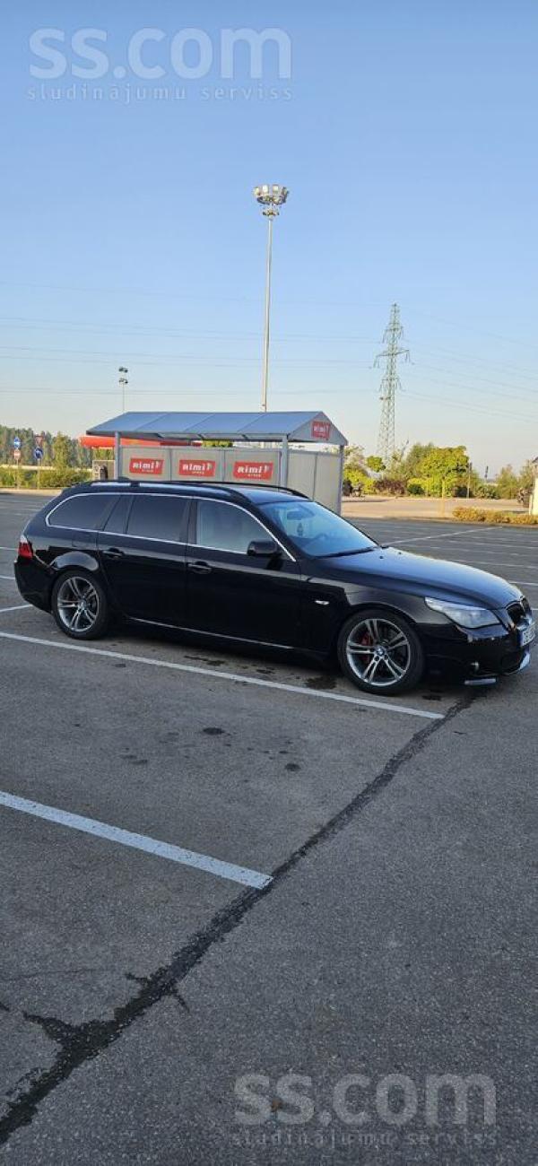 Black BMW 525 2007 in Ogre, with an engine capacity of 3.00 L and mileage of 337 thousand km for 5590 €, photo 4 on AUTOMOTO.COM.LV