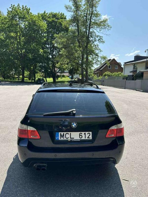 Black BMW 525 2007 in Vilnius, with an engine capacity of 2.99 L and mileage of 390 thousand km for 4350 €, photo 2 on AUTOMOTO.COM.LV