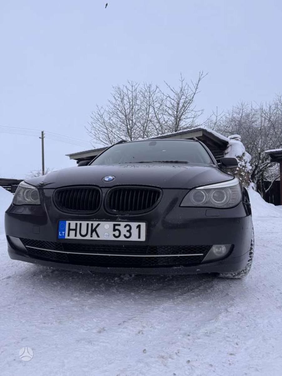 Black BMW 525 2007 in Vilnius, with an engine capacity of 3.00 L and mileage of 485 thousand km for 3300 €, photo 3 on AUTOMOTO.COM.LV