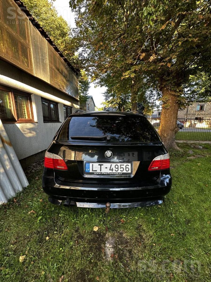 Black BMW 525 2007 in Ventspils, with an engine capacity of 3.00 L and mileage of 388 thousand km for 5000 €, photo 2 on AUTOMOTO.COM.LV