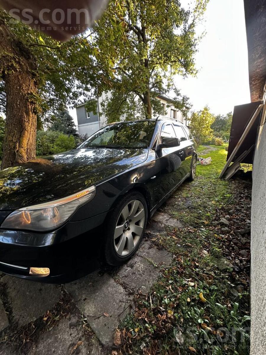 Black BMW 525 2007 in Ventspils, with an engine capacity of 3.00 L and mileage of 388 thousand km for 5000 €, photo 8 on AUTOMOTO.COM.LV