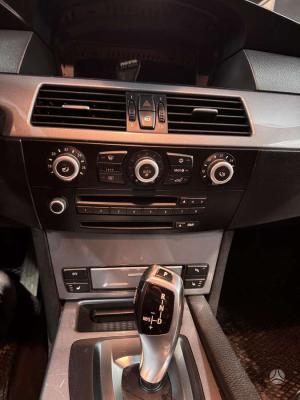 Black BMW 525 2007 in Kaunas, with an engine capacity of 2.99 L and mileage of 373 thousand km for 4800 €, photo 9 on AUTOMOTO.COM.LV