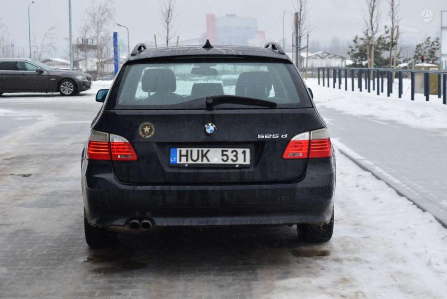 Black BMW 525 2007 in Vilnius, with an engine capacity of 2.99 L and mileage of 485 thousand km for 3450 €, photo 5 on AUTOMOTO.COM.LV