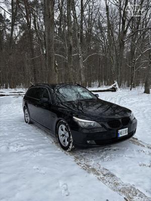 Black BMW 525 2007 in Alytus, with an engine capacity of 3.00 L and mileage of 366 thousand km for 3900 €, photo 2 on AUTOMOTO.COM.LV