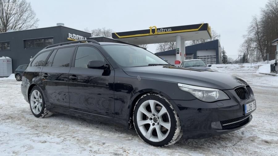 Melns BMW 525 2007 Kauņa, ar dzinēja tilpumu 3.00 L un nobraukumu 412 tūkst. km par 3600 €, foto 5 vietnē AUTOMOTO.COM.LV