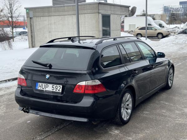 Melns BMW 525 2007 Viļņa, ar dzinēja tilpumu 3.00 L un nobraukumu 440 tūkst. km par 2399 €, foto 3 vietnē AUTOMOTO.COM.LV