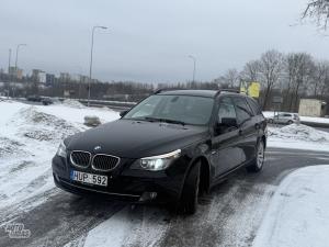 Melns BMW 525 2007 Viļņa, ar dzinēja tilpumu 3.00 L un nobraukumu 440 tūkst. km par 2999 €, foto  vietnē AUTOMOTO.COM.LV